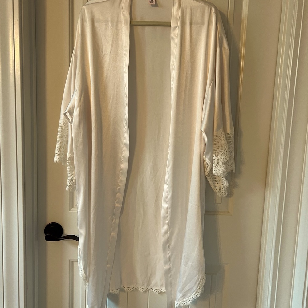 Victoria’s Secret Bridal Satin And Lace Robe Coverup - Gem